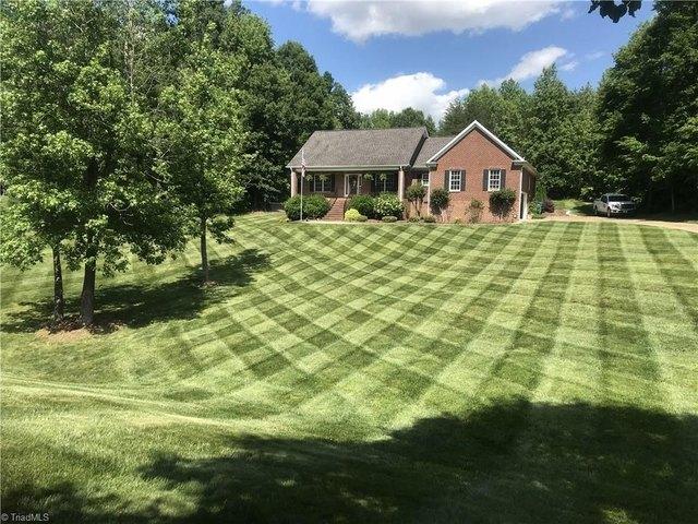 7502 Summersun Dr, Browns Summit, NC 27214