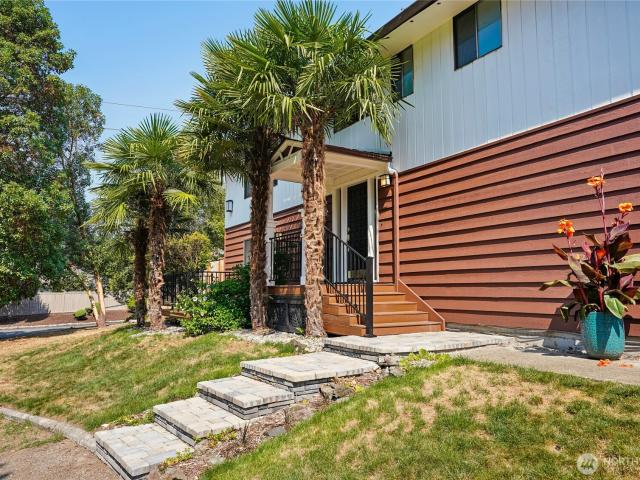 7503 John Dower Road W