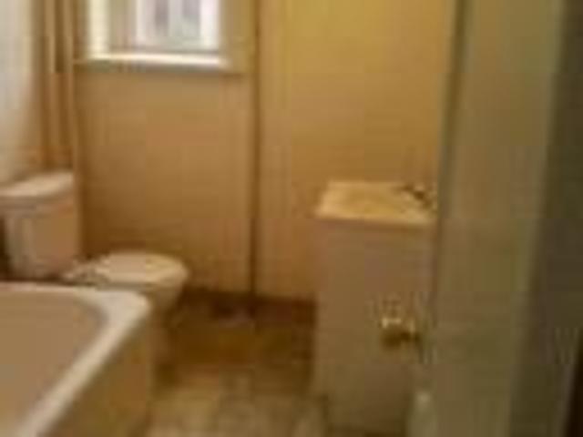 $750 / 3br 30XX D ST 19134