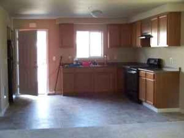 $750 / 1br APT, NEW, BIG, ALL UTILITIES PAID! FERNDALE map