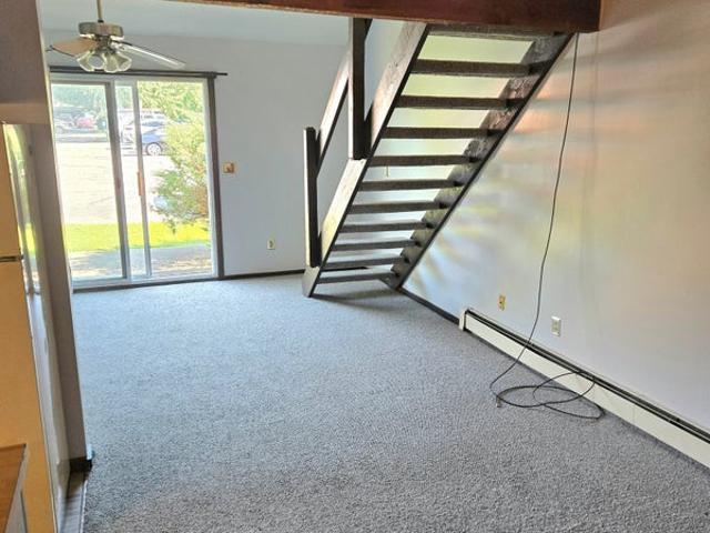 $750 1BR.5 BATH BRIGHT LOFT IN PRIME POLAND LOCATI