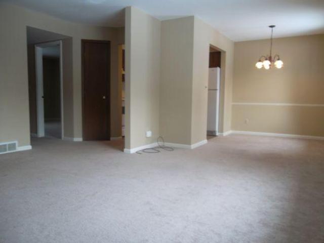 $750 / 2br Georgian Lane Apartments Lockport map