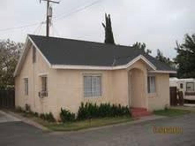 $750 / 2br Two bedroom, 1 bath house is ready to move in Bakersfield map