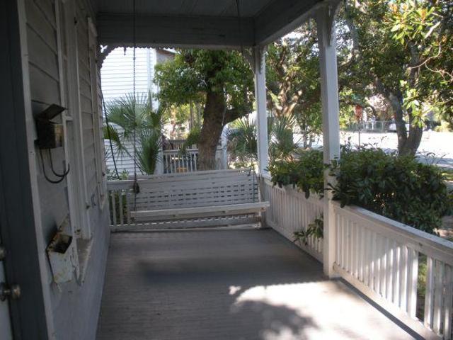 $750 / 2br 1000ft² Beautiful 1896 Victorian 3804 Avenue P map