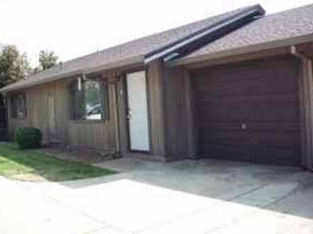 $750 / 2br 2513 Sabre Court Unit B Redding, CA map