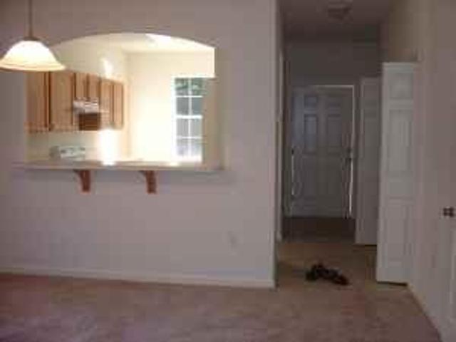 $750 / 2br 2.5 BA, 1200 sq. ft. Townhouse near cul de sac, Student/Professional 4110 SW 15th Place, Gainesville, FL
