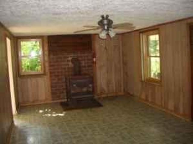$750 / 2br 2 bedroom cabin stanardsville, greene county