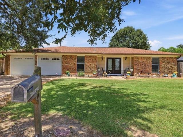 750 Cactus St, Bridge City, TX 77611