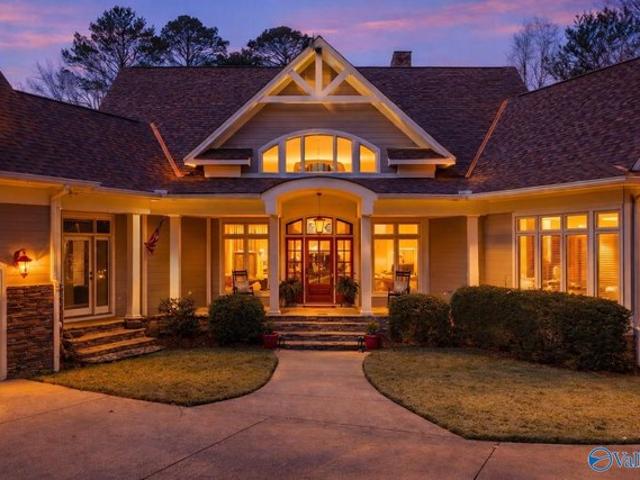 750 Cherokee Ridge Dr, Union Grove, AL 35175