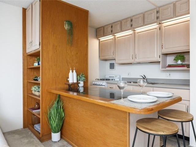 750 Amana St Apt 1803, Honolulu, HI 96814