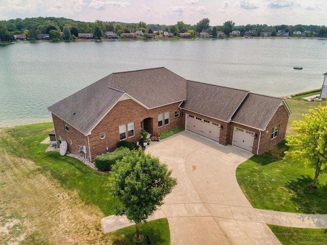 750 Bay Pointe Dr, Oxford, MI 48371