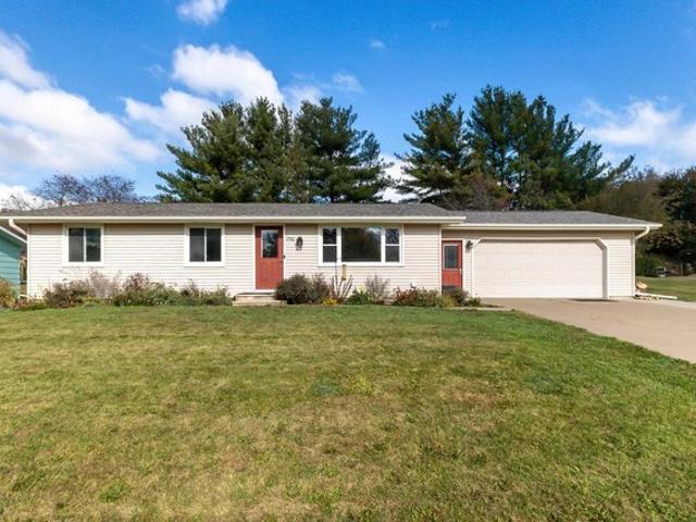 750 Biarritz Blvd, Platteville, WI 53818