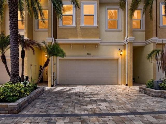 750 Grand Cypress Ln, Tarpon Springs, FL 34689