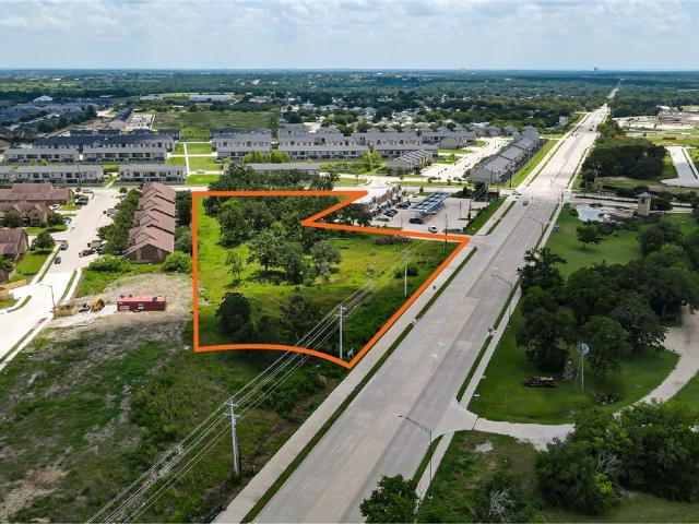750 Deacon Drive W