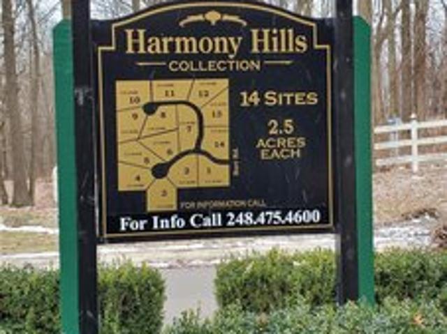 750 E Harmony Hills Pkwy, Oxford, MI 48371