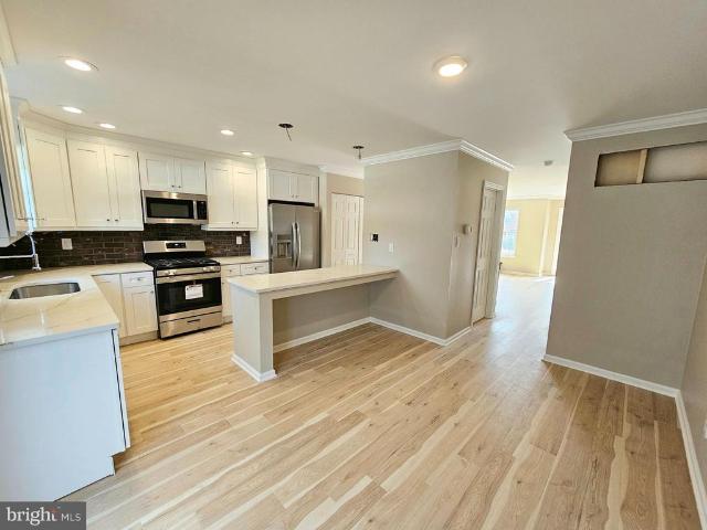 750 E Marshall Street # 611