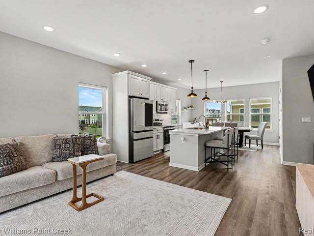 750 Huntley Lane
