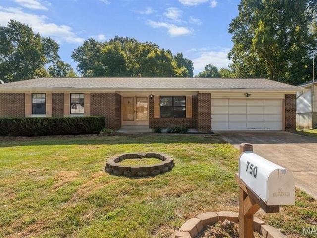 750 Islamorada Dr, Fenton, MO 63026