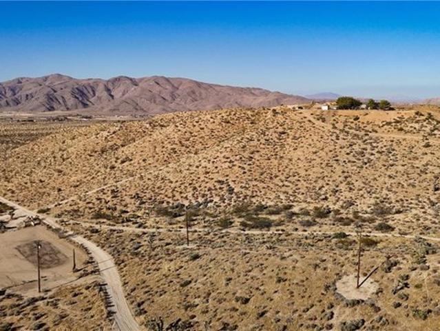 750 Ocotillo Way, Apple Valley, CA 92308