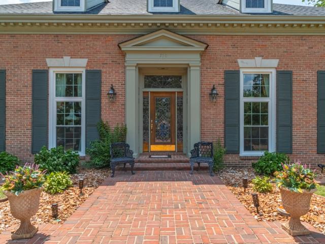 750 Lakehill Cir