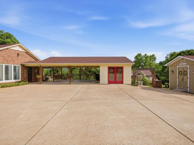750 Mountain View Dr