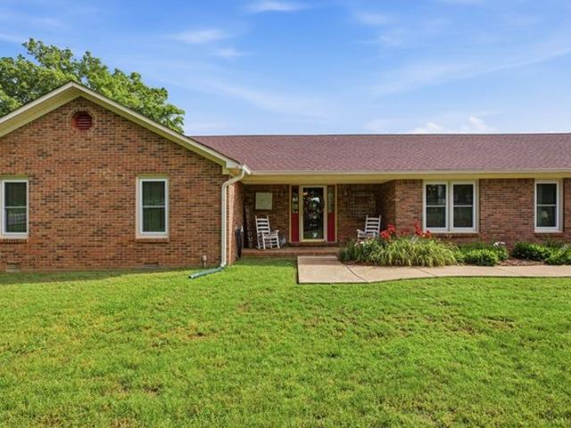 750 Mountain View Dr, Pulaski, TN 38478