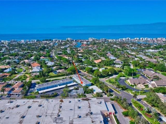 750 Mooring Ln Unit 105, Naples, FL 34102
