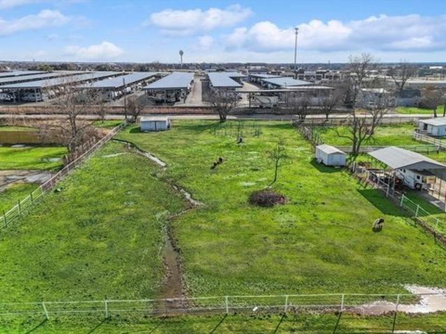 750 Meadowbrook Dr, Lucas, TX 75098