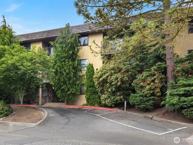 750 N 143rd St Unit 208, Seattle, WA 98133