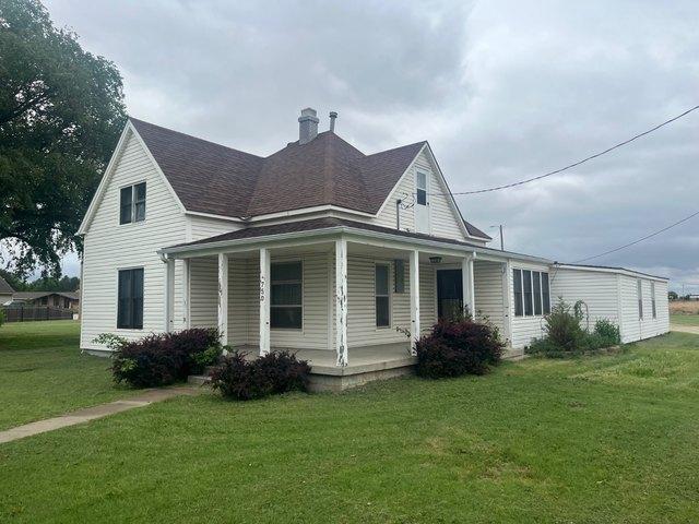 750 N 1st St, Osborne, KS 67473