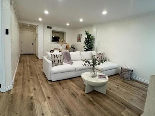 750 N Kings Rd Apt 117, Los Angeles, CA 90069