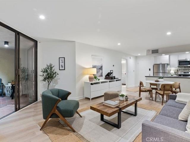 750 N Kings Rd Apt 111, West Hollywood, CA 90069