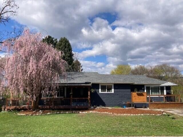 750 S Larch St, Kettle Falls, WA 99141