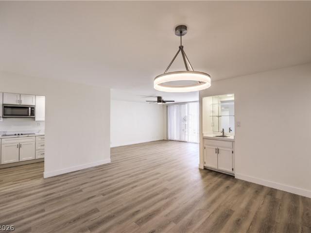 750 S Royal Crest Circle 315