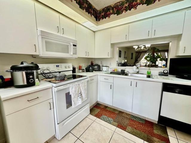750 SW 138th Ave #205F, Pembroke Pines, FL 33027