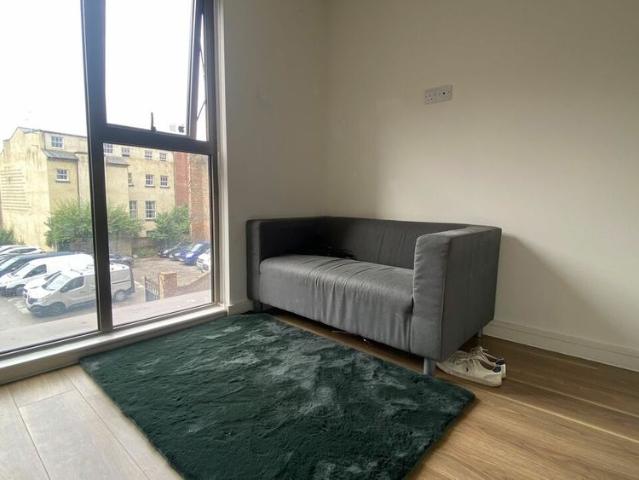 £750 PM · Wolstenholme Square, Liverpool, L1 4JN