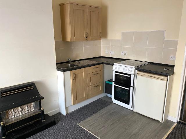£750 PCM, One Bedroom Furnished Ground Floor Flat in Partridge Road, Roath, Cardiff, CF24 3QW