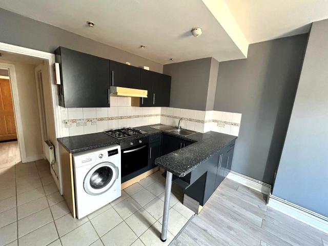 £750 PCM, One Bedroom Ground Floor Flat with Private Garden in North Clive Street, Grangetown, Cardiff, CF11 6NS