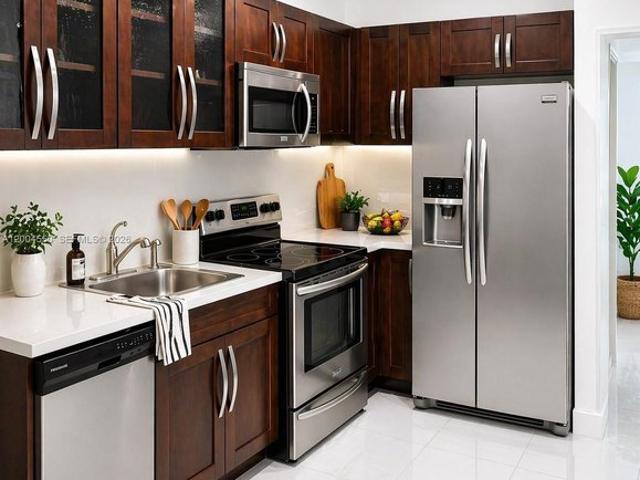 750 Pennsylvania Ave Apt 1, Miami Beach, FL 33139