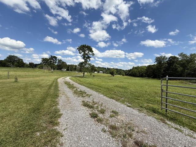 750 Railroad Rd