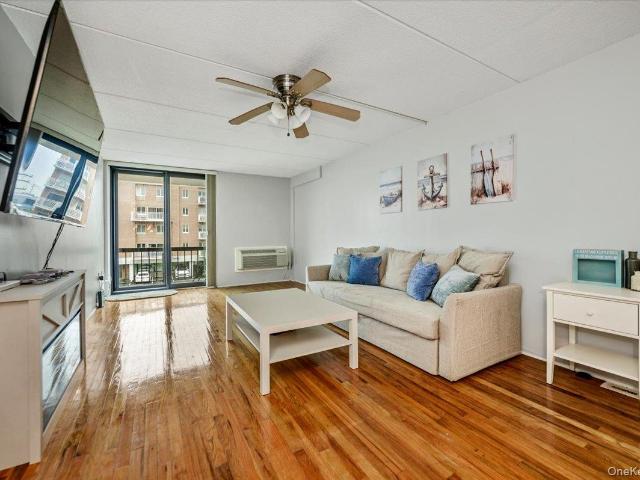 750 W Broadway 3M