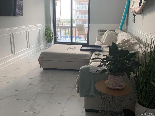 750 W Broadway 3P