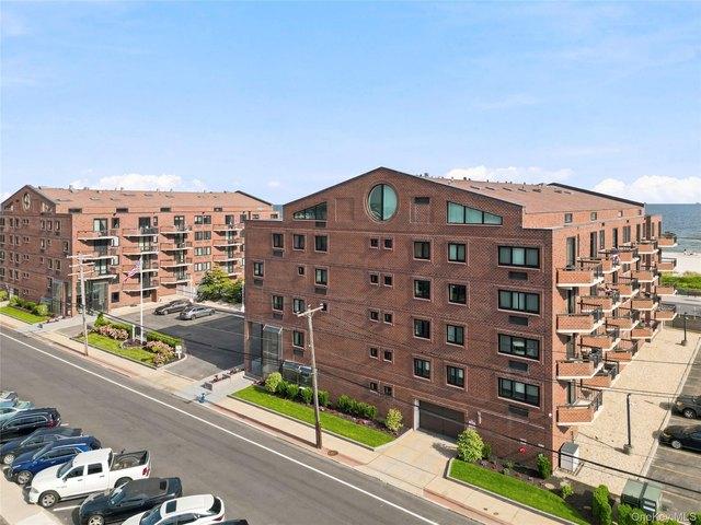 750 W Broadway Apt 3P, Long Beach, NY 11561