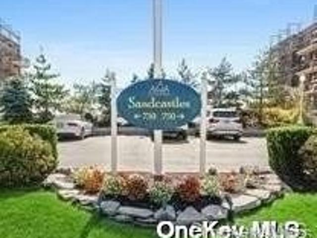 750 W Broadway Apt 3P, Long Beach, NY 11561