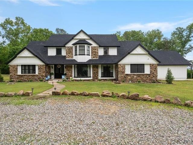 750 Town and Country Dr, Booneville, AR 72927