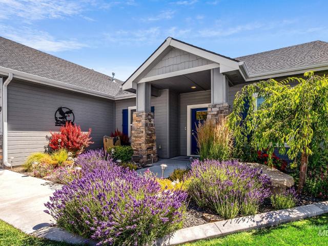 750 Zinnia St