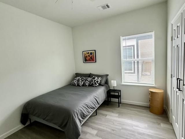 $750/mon including all utilities