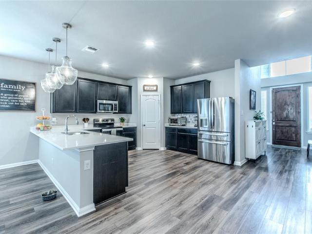 7514 Broadmoor Cove