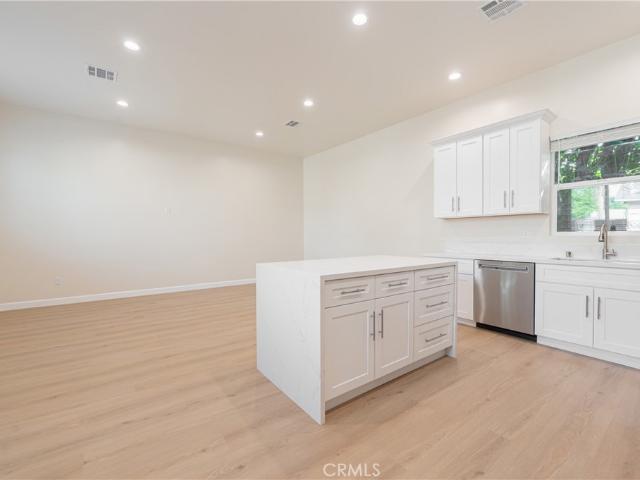 7514 Forbes Ave, Lake Balboa, CA 91406 | MLS #GD26067 | Compass