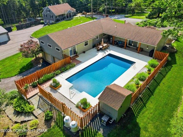 7515 Old Coach Rd, Stroudsburg, PA 18360
